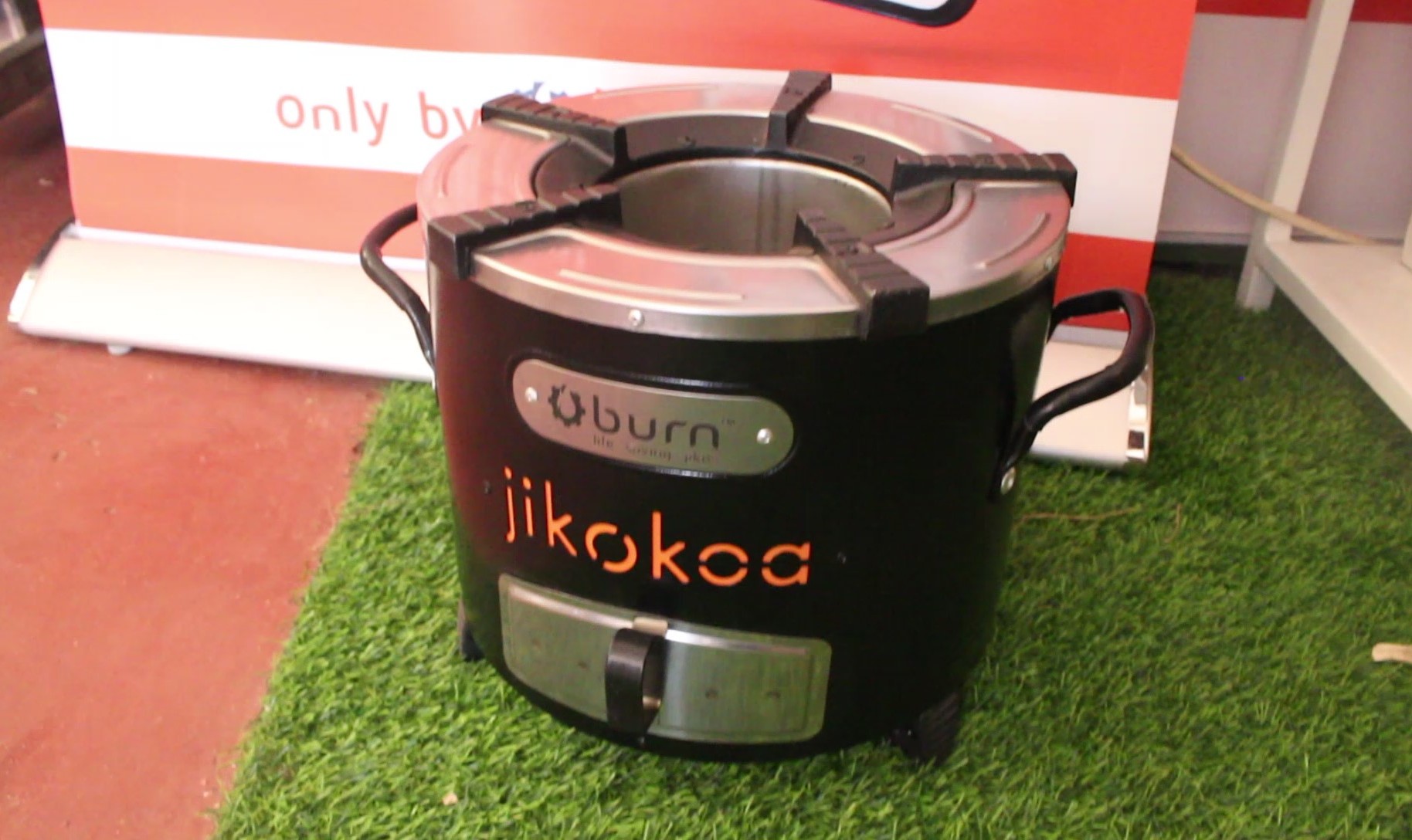 Muuza majiko banifu mwenye ndoto ya kuwaondolea umaskini wanawake ...