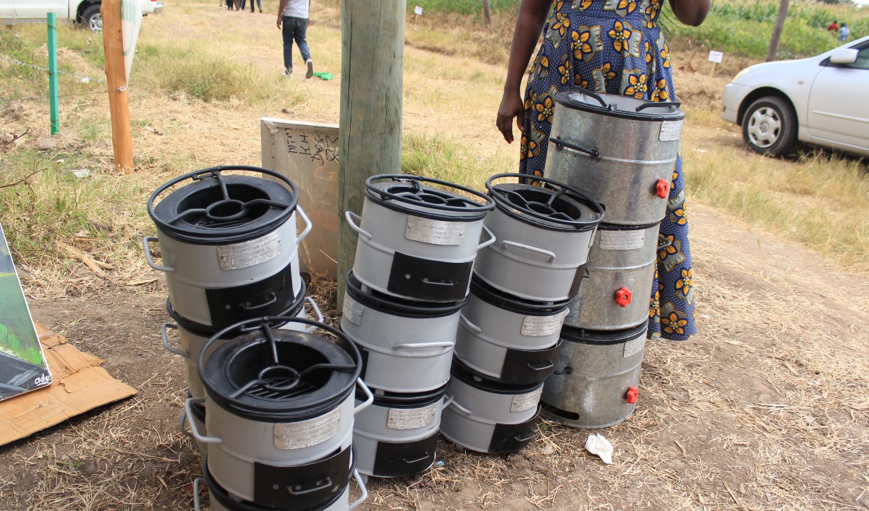 Mpaka kieleweke: Utengenezaji majiko banifu washika kasi Tanzania ...